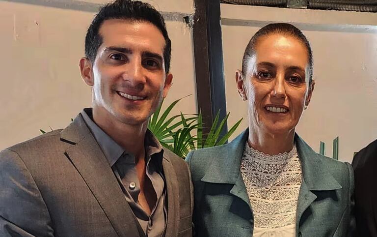 Claudia Sheinbaum entrega a Rommel Pacheco constancia oficial como ...